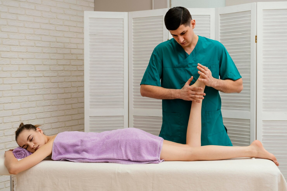 Expert Physical Therapy by Doctor Jay in Noida - Aceso Physiotherapy Clinic.